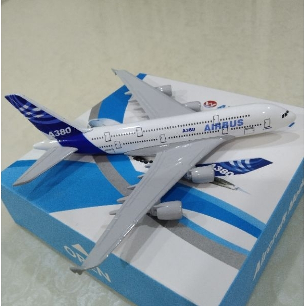 Jual Miniatur Diecast Pesawat Airbus 380 prototype 16 cm | Shopee Indonesia