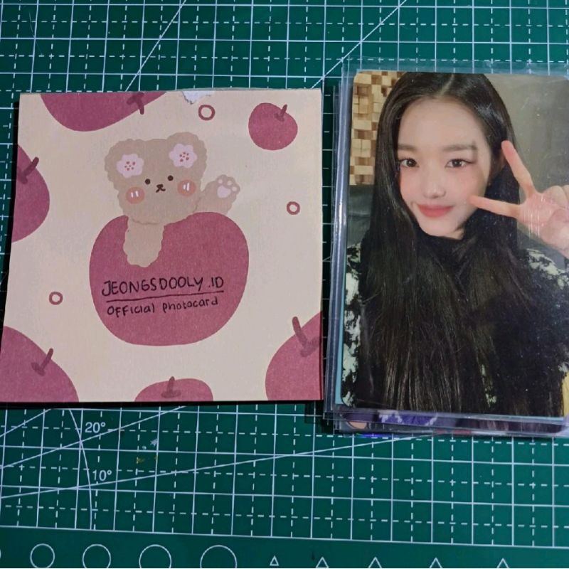 Jual OFFICIAL PHOTOCARD WONYOUNG - IVE IZONE SELCA VER | Shopee Indonesia