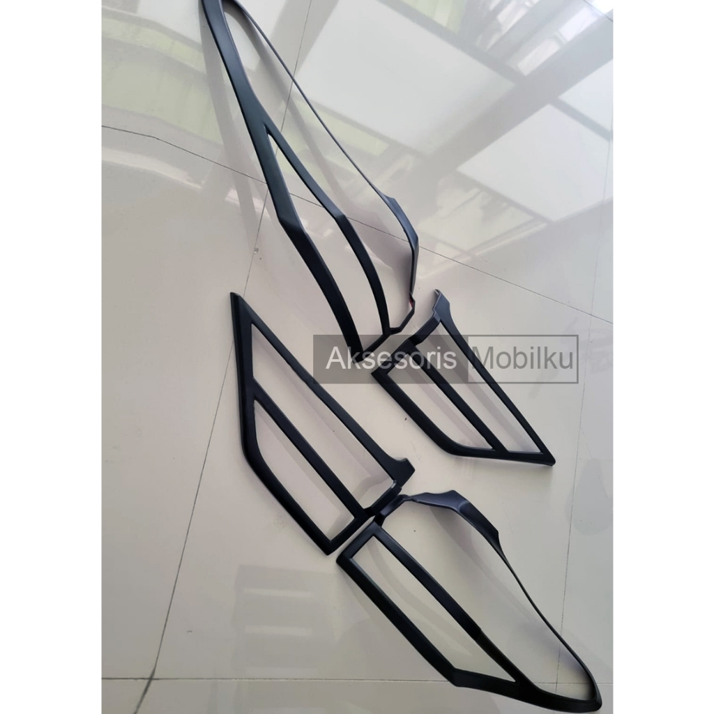Jual Garnish Lampu Belakang Innova Zenix 2023 Tail Lamp | Shopee Indonesia