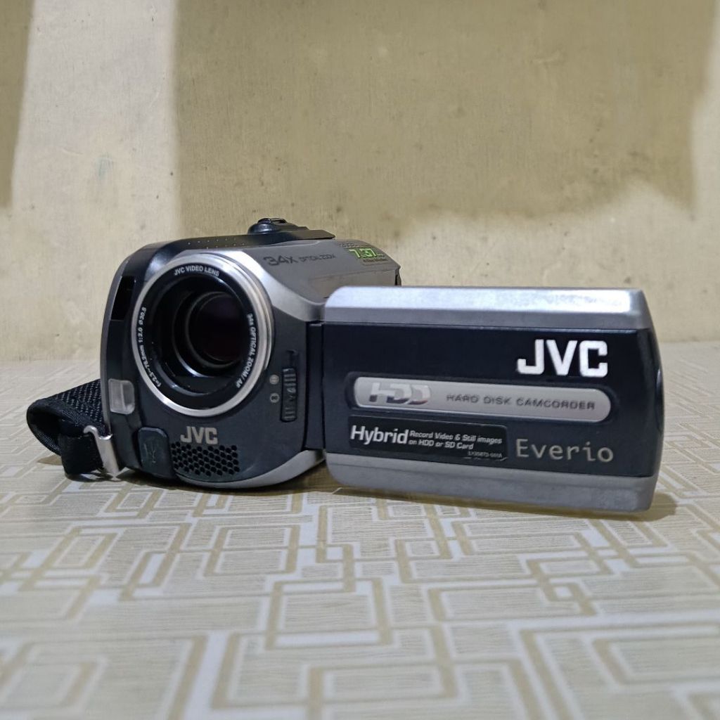 Jual HANDYCAM - JVC Everio GZ-MG130AG (Digital Camrecorder) | Shopee ...