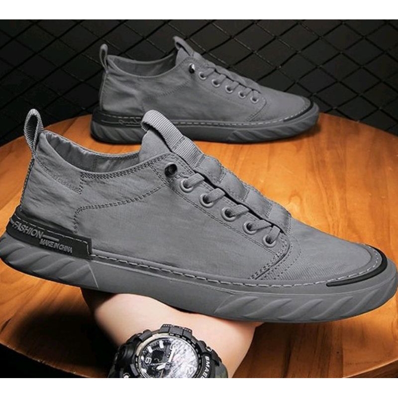 Jual Sepatu Slip On Sneakers Pria Terbaru A-13 Model Casual Simple ...