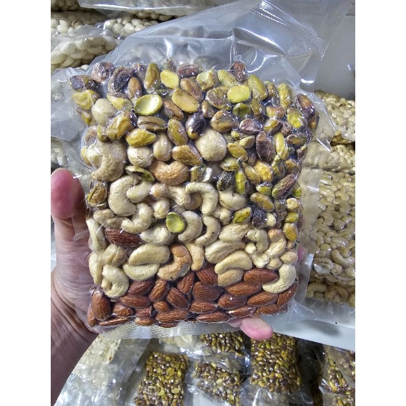 Jual MIX NUT ROASTED ISI 3 MACAM ALMOND MEDE PISTACHIO KUPAS 300gr ...