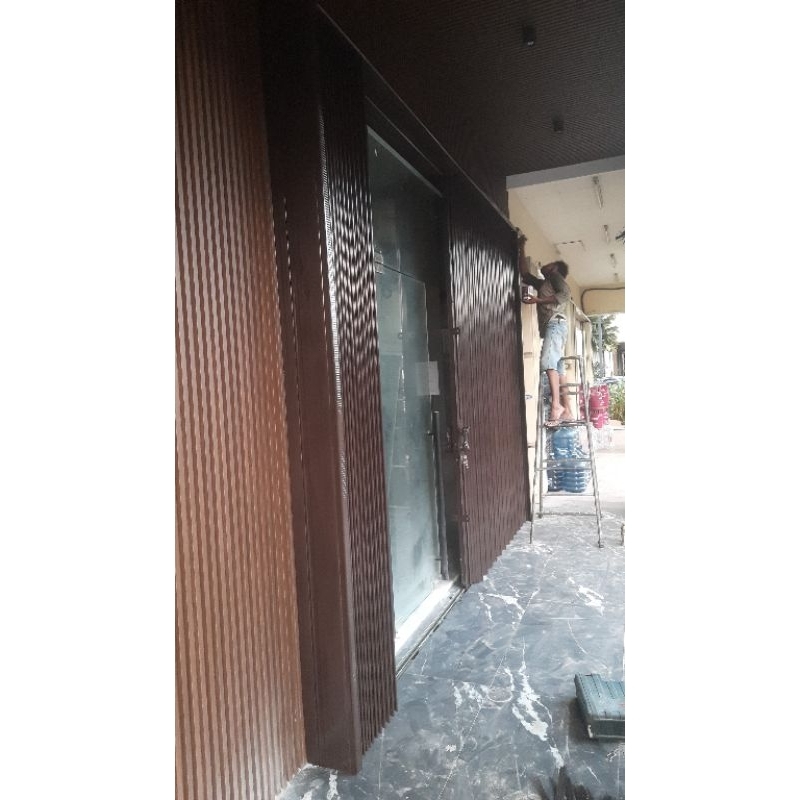 Jual Roling Door Folding Gate Besi Galpalum harga permter | Shopee ...