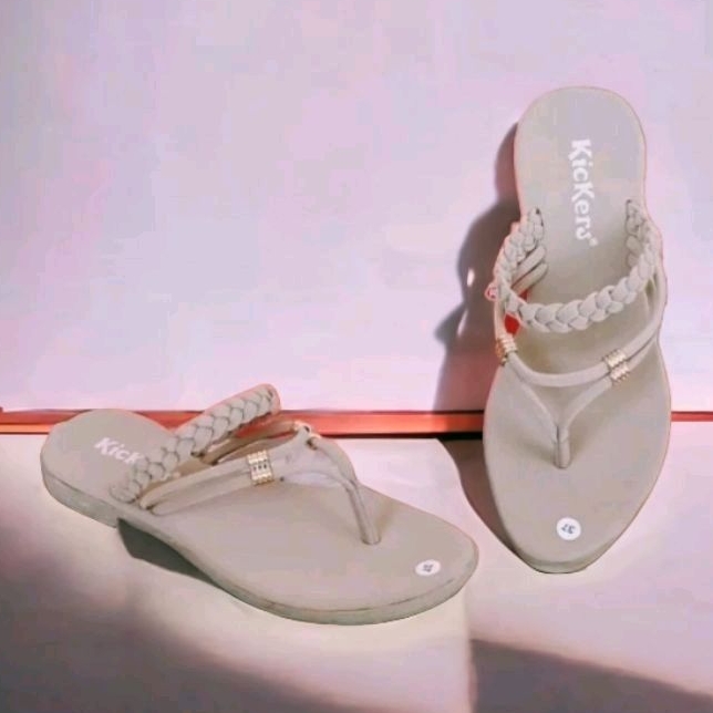 Jual Sandal terbaru cewek Kickers flat Let jepit kepang krem | Shopee ...