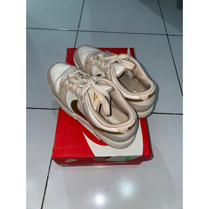 Jual Preloved Nike Dunk Low Phantom Gold Swosh | Shopee Indonesia