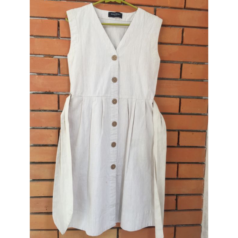 Jual Berrybenka-Midi Dress Button (Preloved) | Shopee Indonesia
