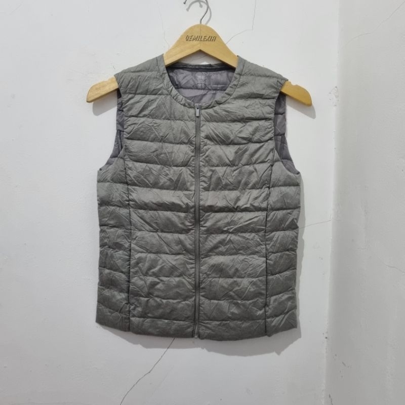 Jual Vest Down Ultra Light Rompi Bulu Angsa Bulang Uniqlo Size S ...