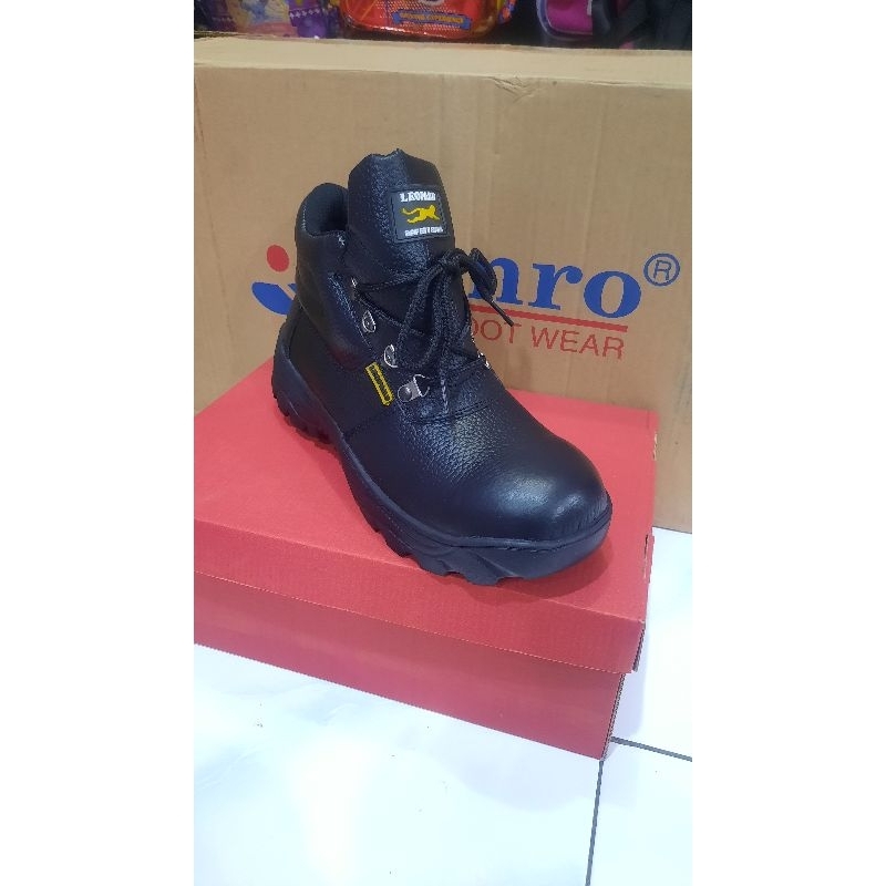 Jual Sepatu pria safety model tinggi ada besi bagian depan. sepatu ...