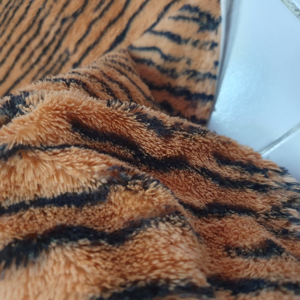 Jual Kain Bulu 10mm Motif Hewan 50cm x 150cm | Shopee Indonesia