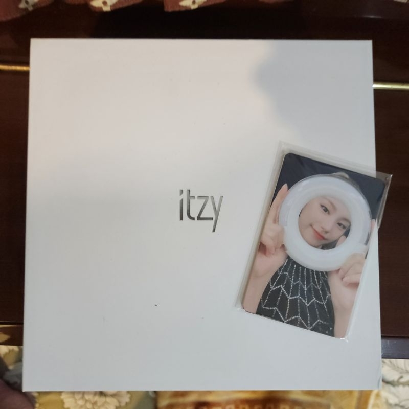 Jual [OPEN FOR CHECK] lightring itzy // light ring stick lightstick ls lr yeji ryujin yuna ...