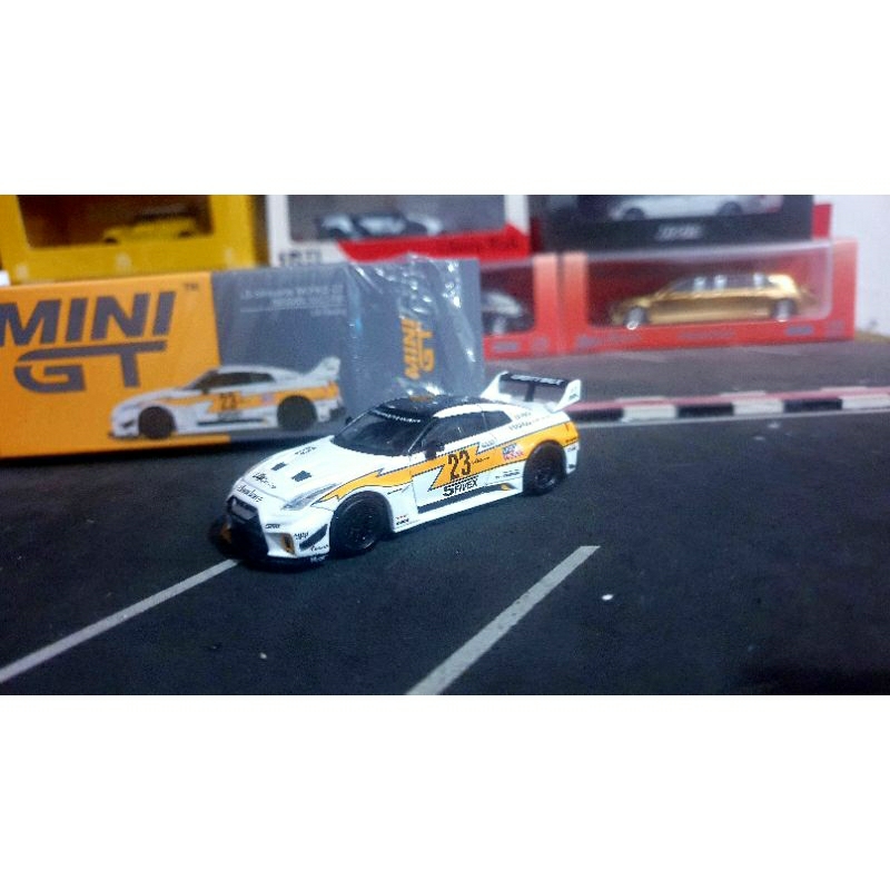 Jual Diecast Mini GT LBWK Silhouette Nissan GTR R35 LB Racing no 528 ...
