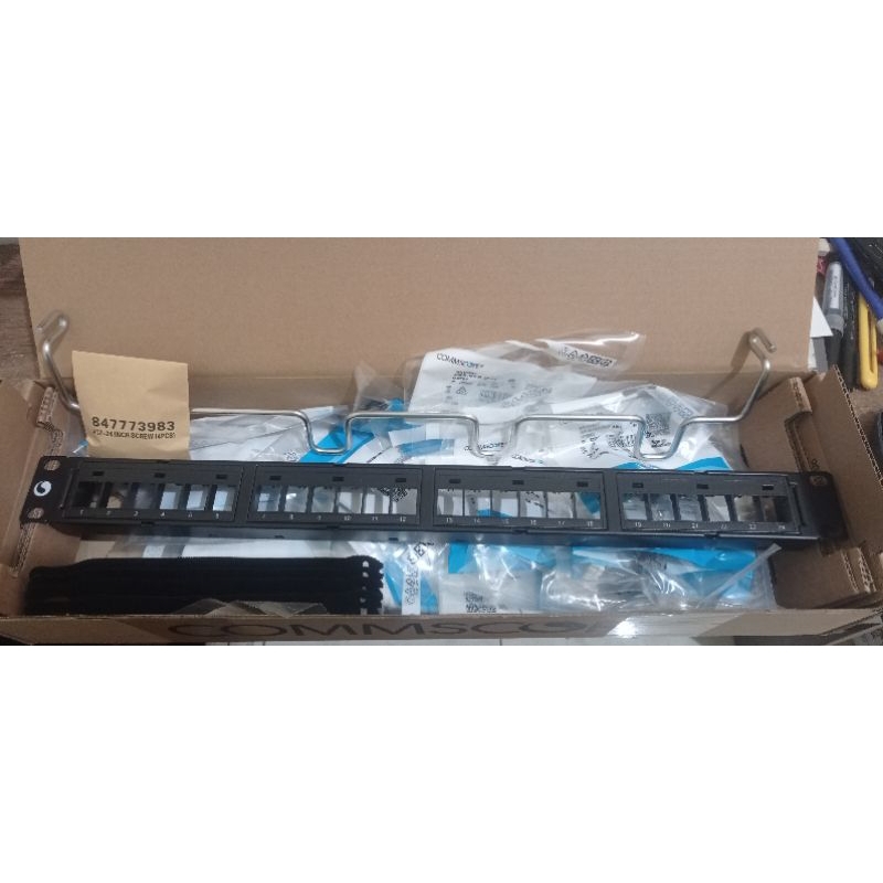 Jual Patch Panel 24 port Cat6 AMP Commscope | Shopee Indonesia