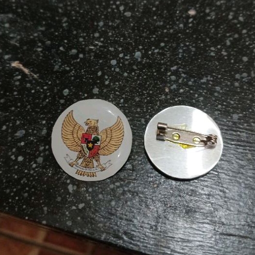 Jual Pin Bros Garuda Pancasila Warna Dasar Putih Bulat Resin - Pin ...
