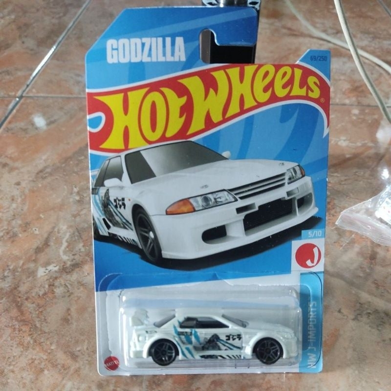 Jual Hot Wheels Nissan Skyline GT-R R32 Godzilla | Shopee Indonesia