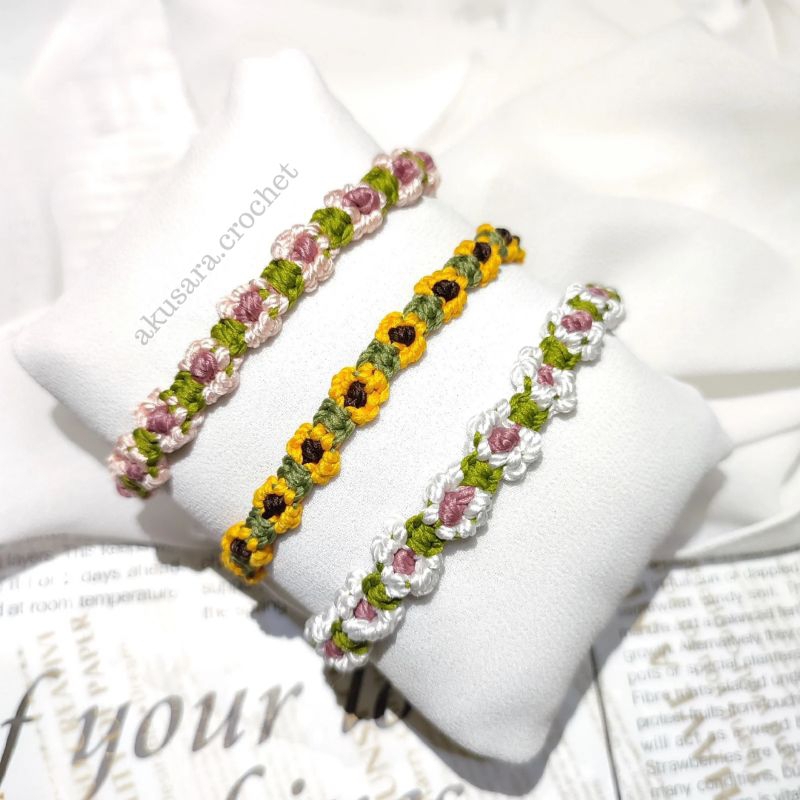 Jual Gelang Bunga Rajut/ Flower Crochet Bracelet | Shopee Indonesia