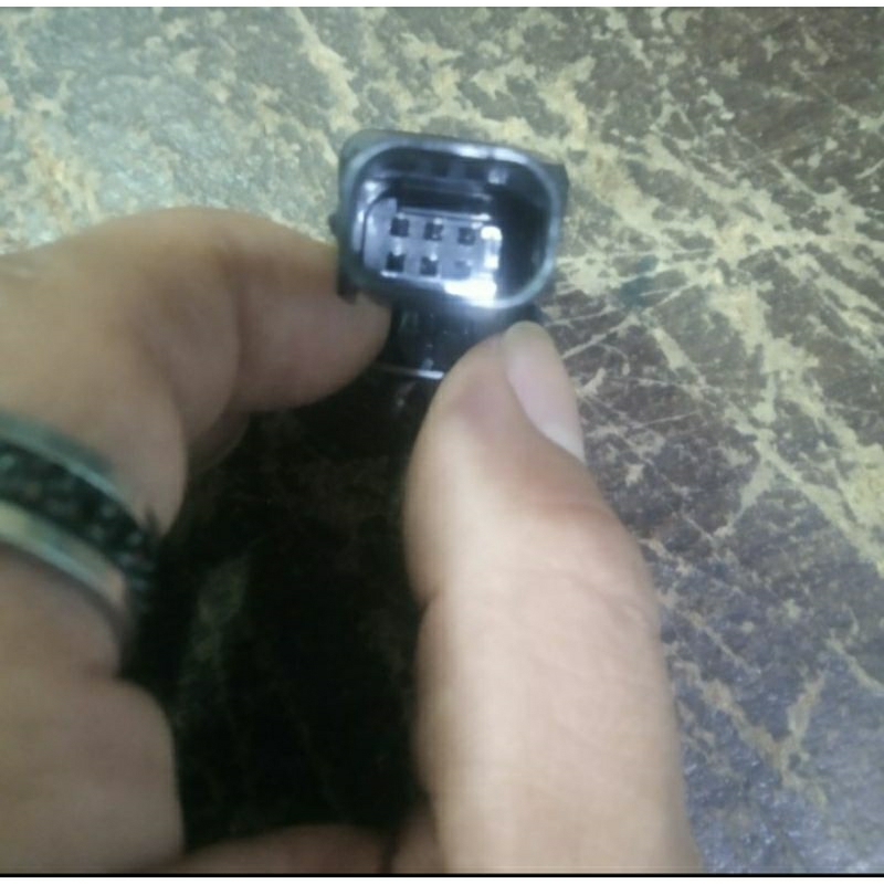 Jual SENSOR MUNDUR SENSOR PARKIR INNOVA REBORN FORTUNER ASLI | Shopee ...