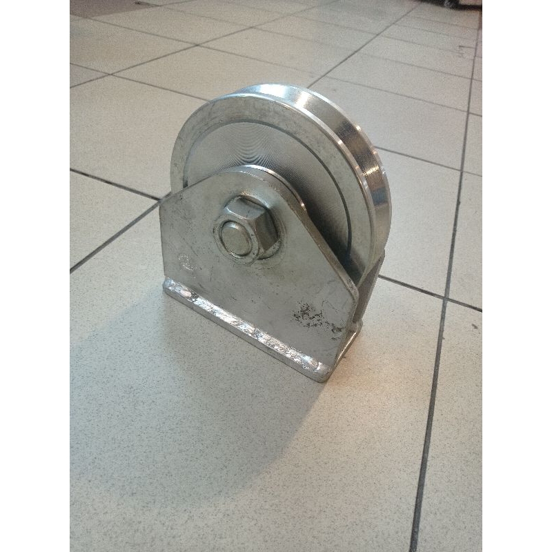 Jual roda pagar/gerbang 6 inchi extra heavy duty ( rel siku ) | Shopee ...