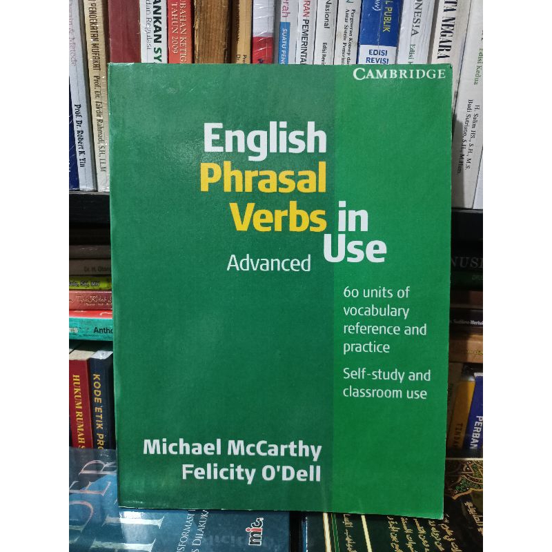 Jual English Phrasal verbs in Use | Shopee Indonesia