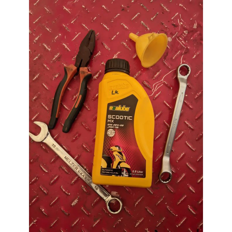 Jual Oli Motor Matic Evalube Scootic MX 20W-50 (800ml) | Shopee Indonesia