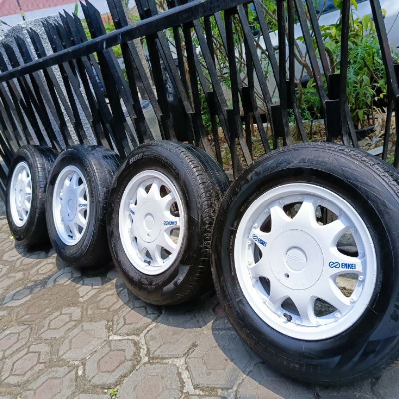 Jual 4 velg R14 PCD 110,114+Ban 195/70 Avanza xenia futura carry kijang ...