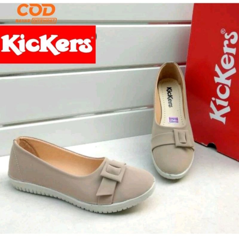 Jual sepatu trendy / sepatu santai wanita | Shopee Indonesia