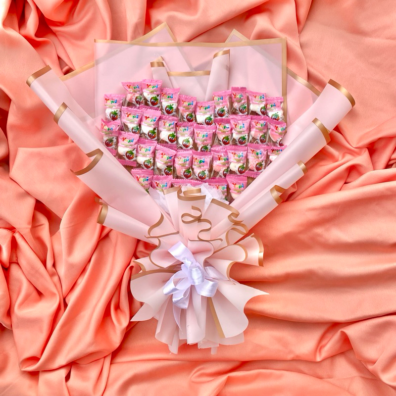 Jual Buket/Bouquet/Bucket Permen Yupi strawberry kiss love pink ...