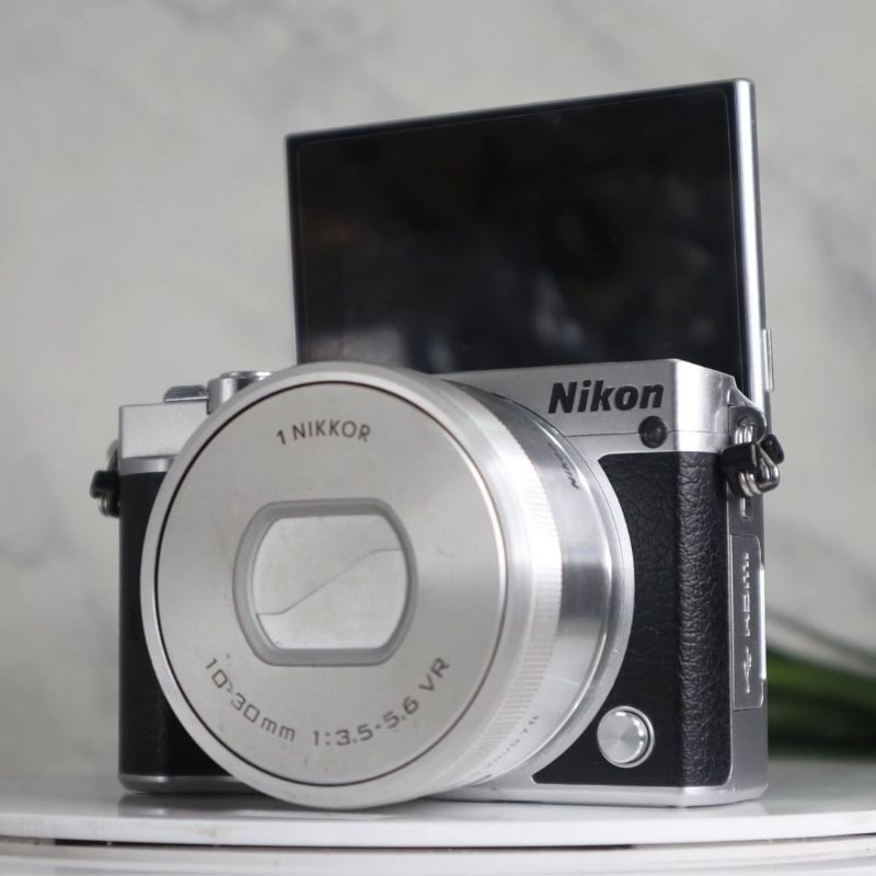 Jual Nikon J5 Fullset Likenew No Minus | Shopee Indonesia