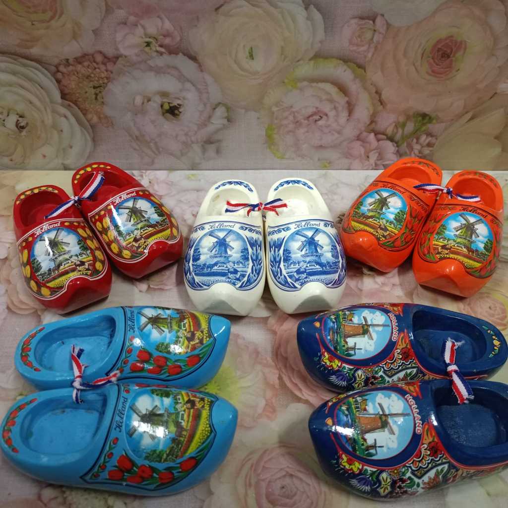 Jual miniatur sepatu kayu sepasang klompen belanda holland netherlands ...