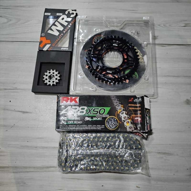 Jual Gear Wr3 Ninja RR 428 14 42 Rantai RK XSO Black Gold Ring 1 Set ...