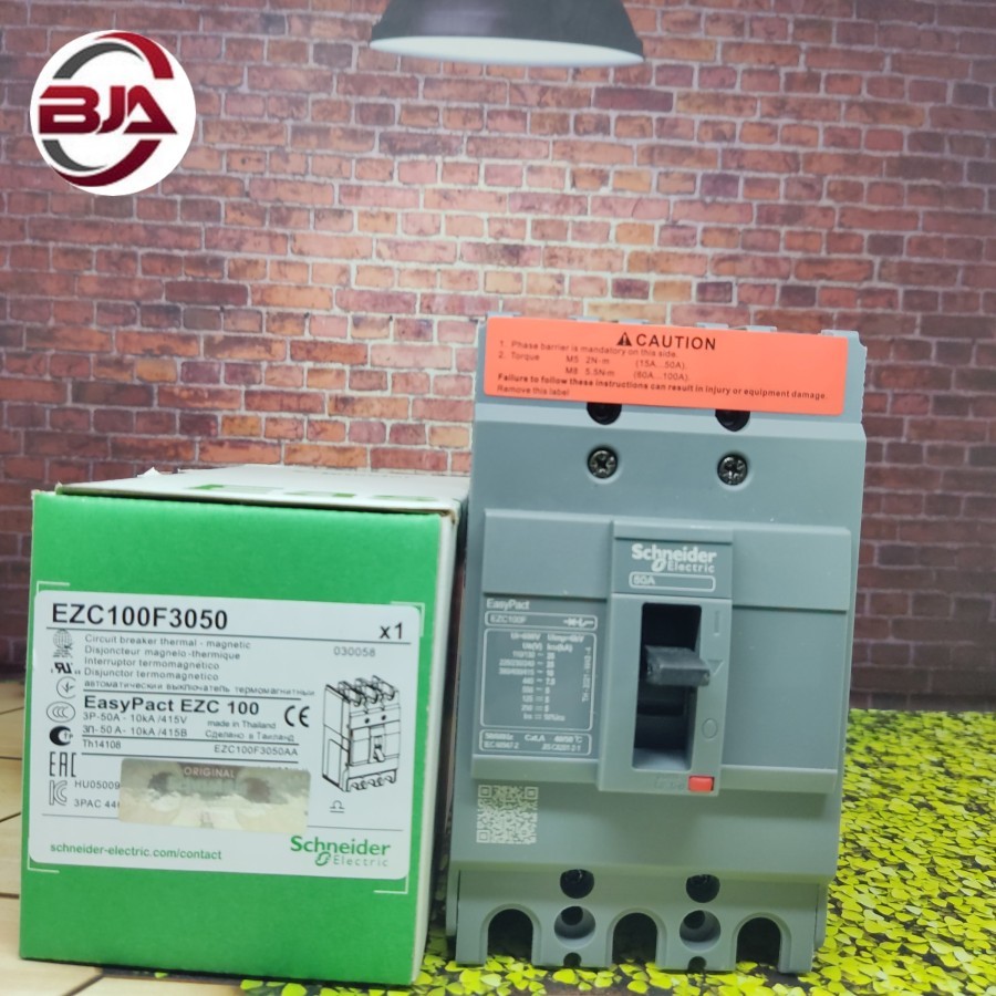 Jual MCCB / breaker Schneider Elektrik EZC100F 3P 50A 3phase 50 A EZC100F3050 | Shopee Indonesia