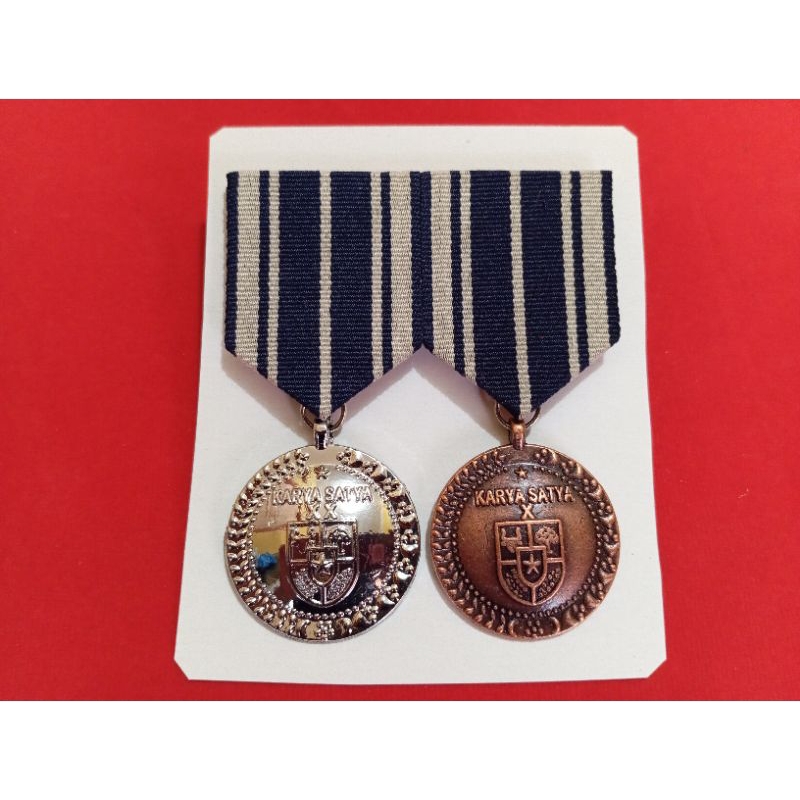 Jual SATYA LENCANA PDU/MEDALI PNS/ASN KARYA SATYA (20 + 10 TAHUN) 1 SET ...