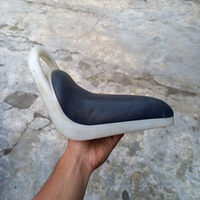 Jual sadel sepeda old school vintage cocok buat chopper, lowrider ...