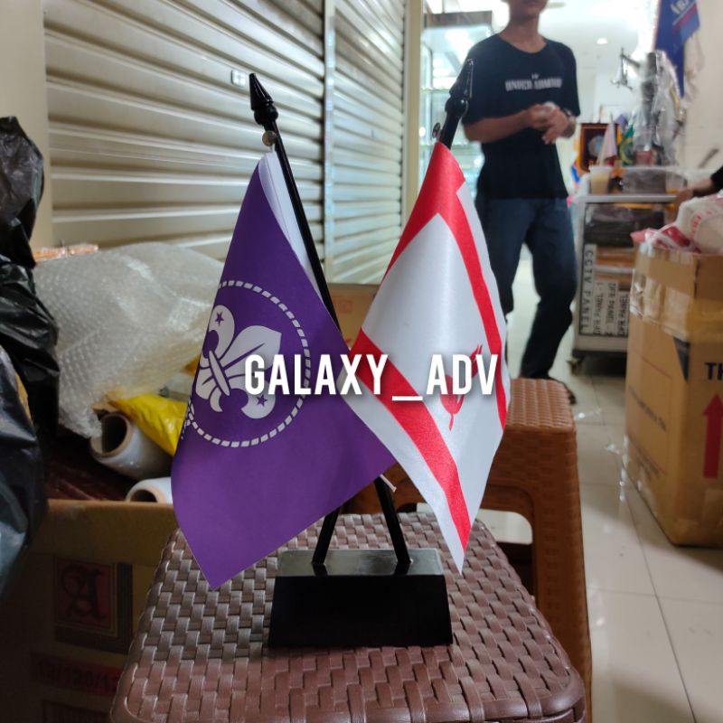 Jual tiang kayu silang bendera meja custom logo&tulisan | Shopee Indonesia