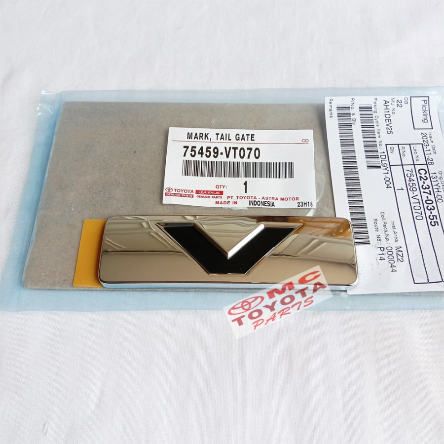 Jual Emblem Logo V Toyota Innova Zenix original 75459-VT070 | Shopee ...