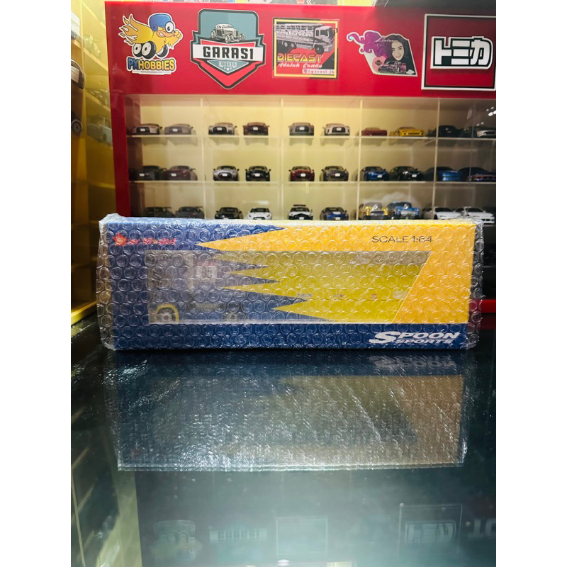 Jual Star Model 1:64 Scania 730S V8 S-Series Gull Wing Transporter ...