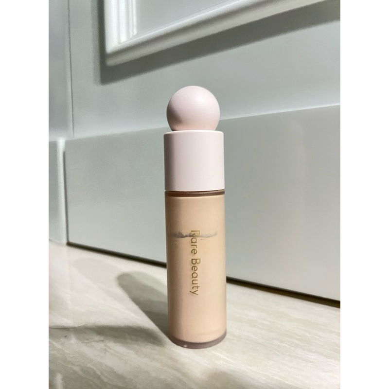 Jual RARE BEAUTY FOUNDATION 110N | Shopee Indonesia