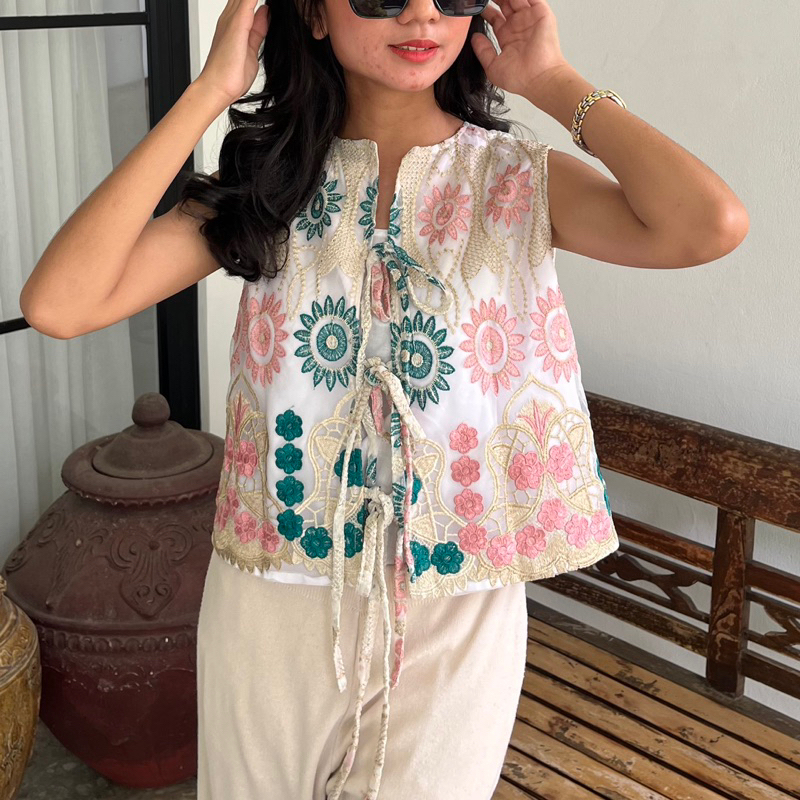 Jual Alicia Embroidery Top - vest/bow/brokat/embriodery/tank/rompi ...