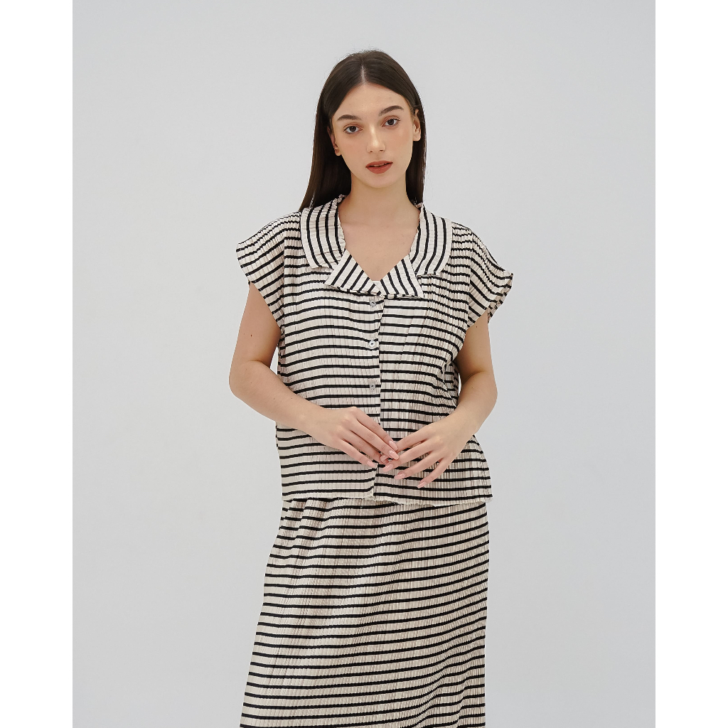 Jual Blank - Jenna in Top | Shopee Indonesia