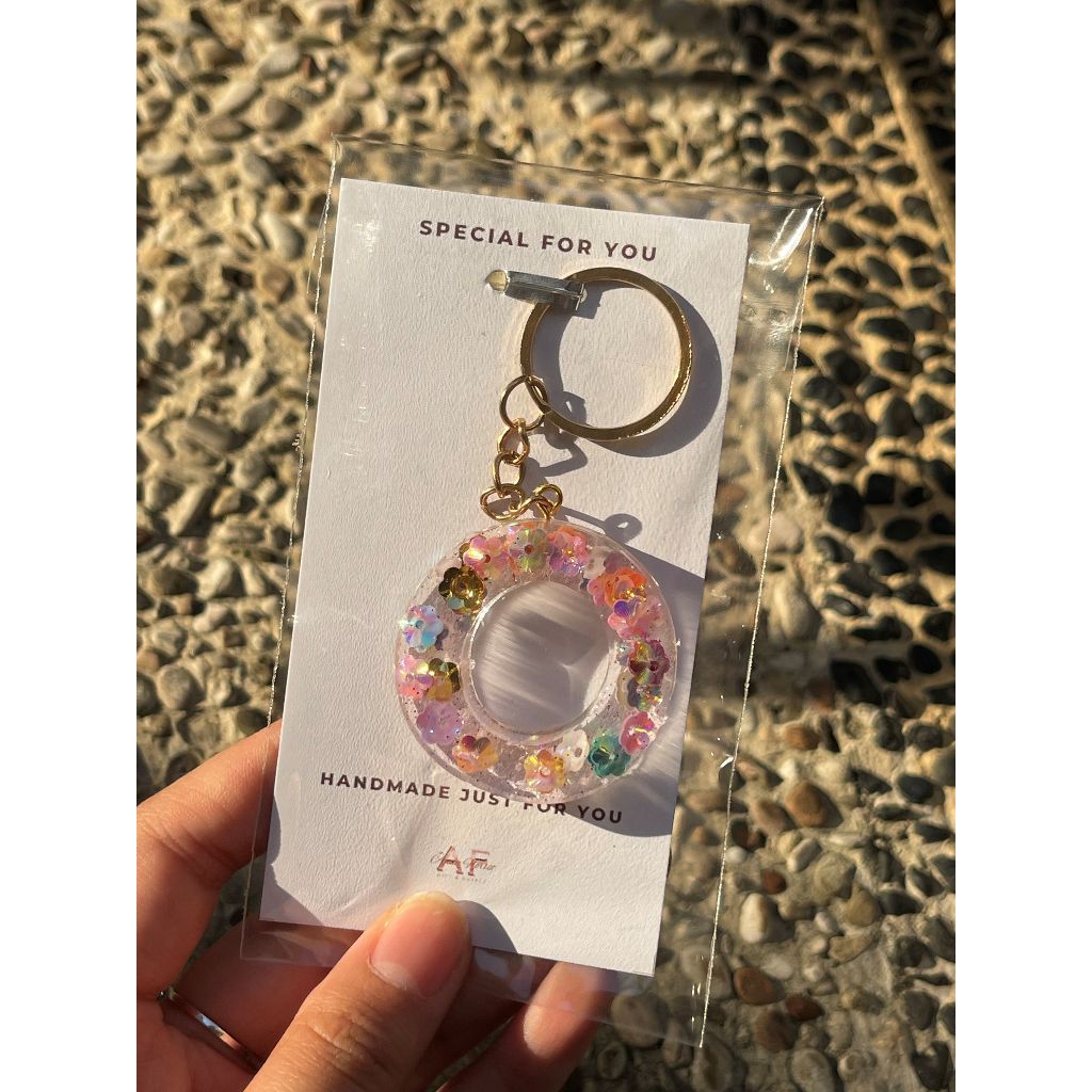 Jual Alphabet Letter Keychain Resin Gantungan Kunci Huruf Ganci Custom ...