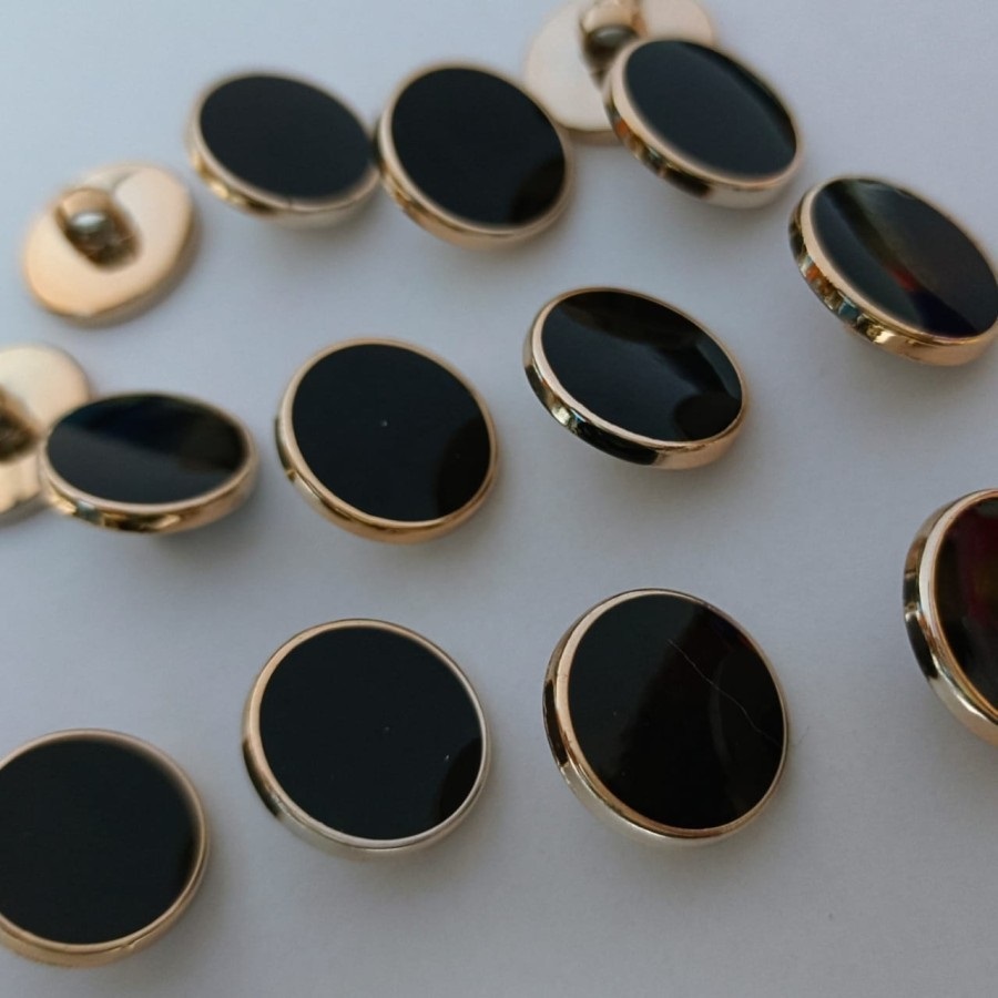 Jual 12 Pcs Kancing mutiara datar hitam list emas dan hitam list silver ...