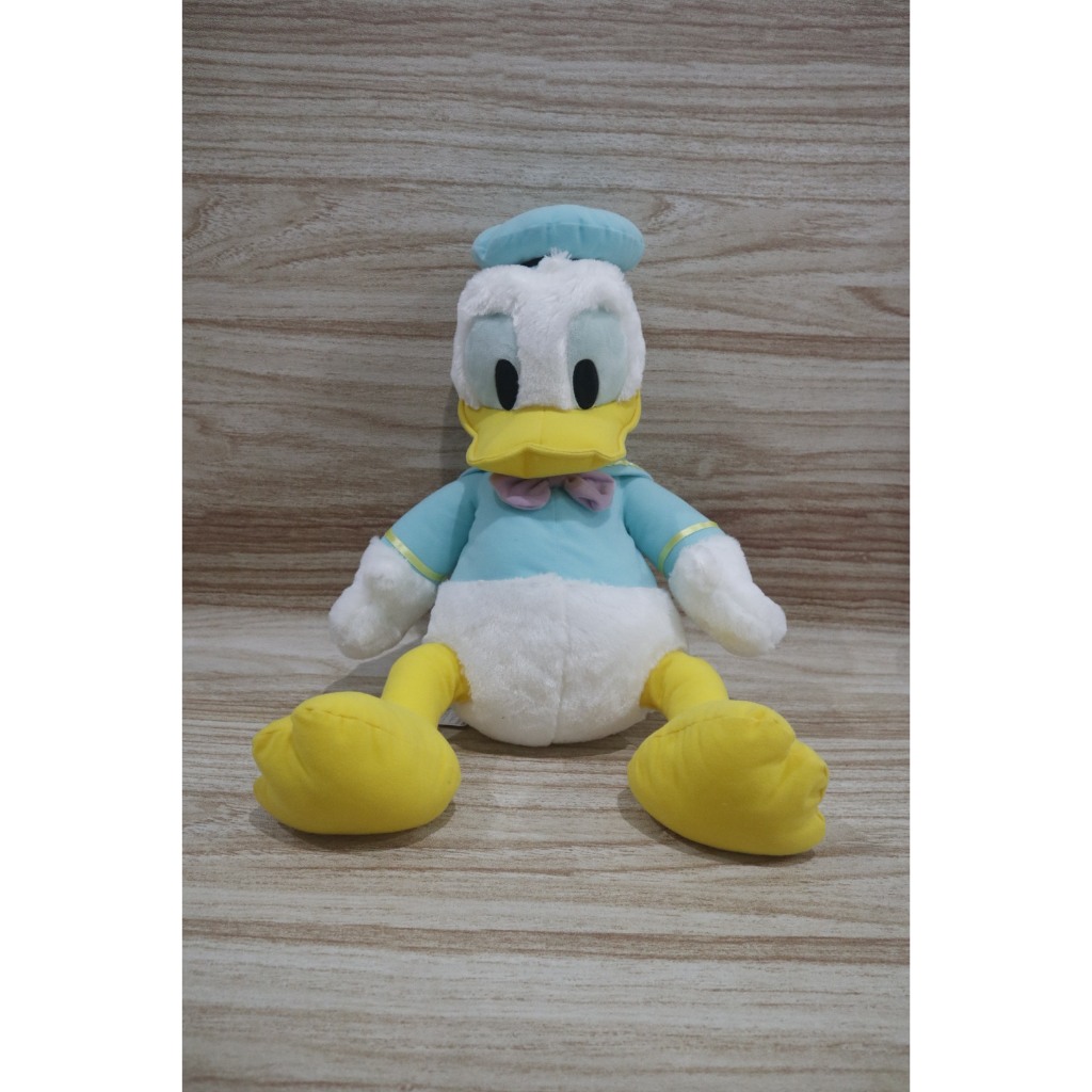 Jual boneka Donald Duck Giga Jumbo Spring Color Plush new tag | Shopee ...