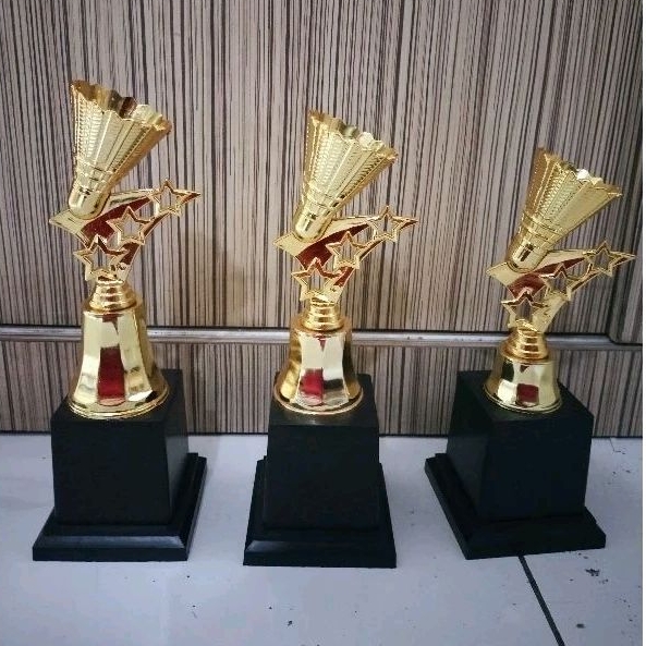 Jual piala mini olaraga voly, badminton dan bola | Shopee Indonesia