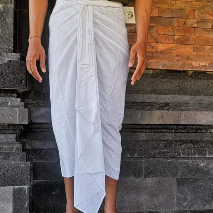 Jual Hanya Untuk Anda KAMEN BALI PRIA KANCUT SETENGAH JADI HITAM PUTIH ...