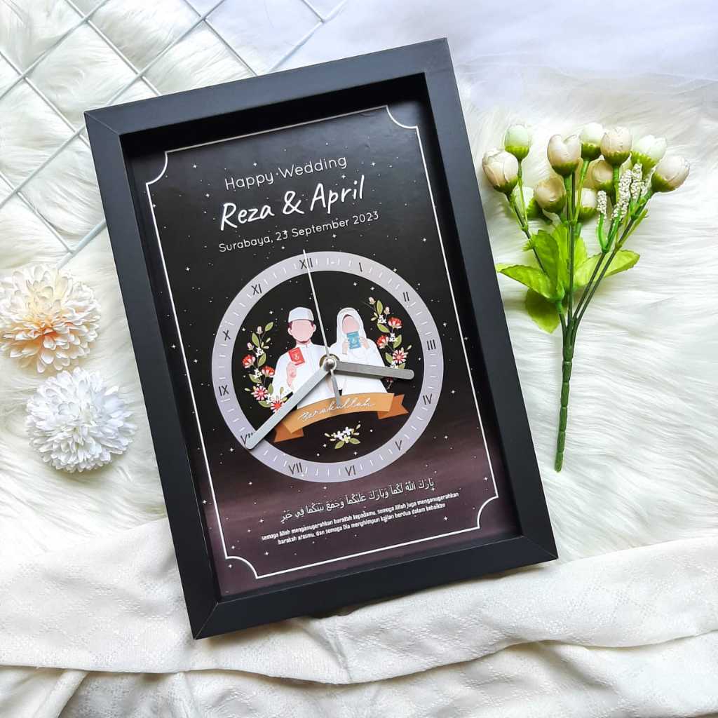 Jual Kado Pernikahan Unik Jam Dinding Kayu Wedding Gift Hampers Hadiah ...