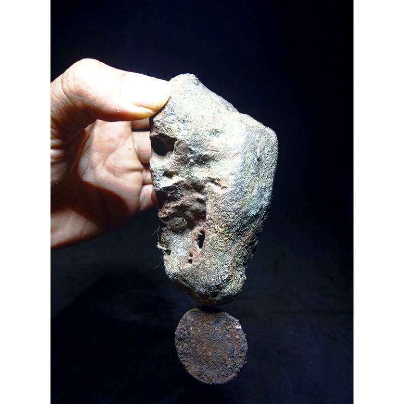 Jual batu meteorit combong nempel magnit | Shopee Indonesia