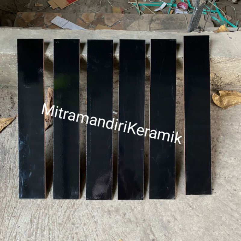 Jual List Plint Keramik 10x60 HITAM POLOS/GLOSSY | Shopee Indonesia