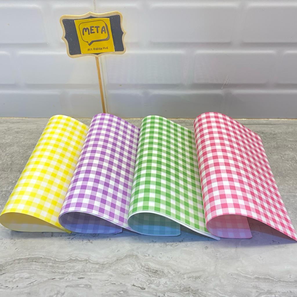 Jual 50LEMBAR KERTAS ALAS MOTIF KOTAK 18X18CM / BAKING PAPER MOTIF ...