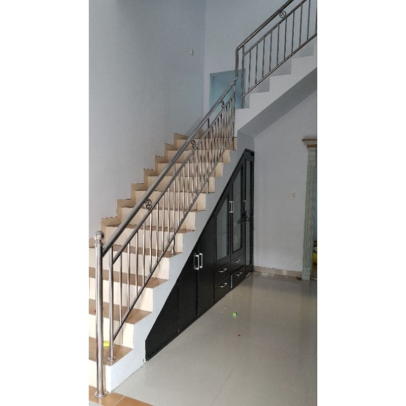 Railing Tangga Amankan Rumah Tingkat Dengan 7 Railing Tangga Minimalis