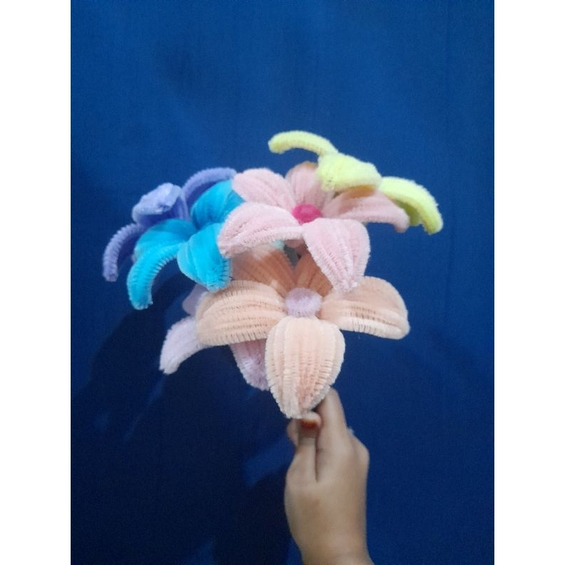 Jual bunga lily A by Musa/bunga pipe cleaner/isian buket/isian vas ...