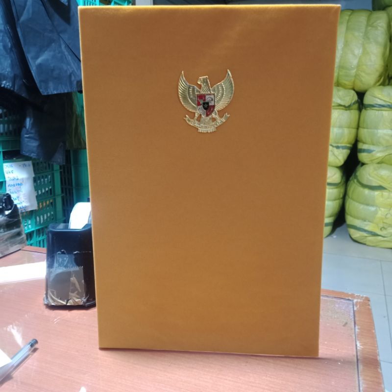 Jual Map bludru map pancasila garuda coating berkualitas ukuran F4 ...